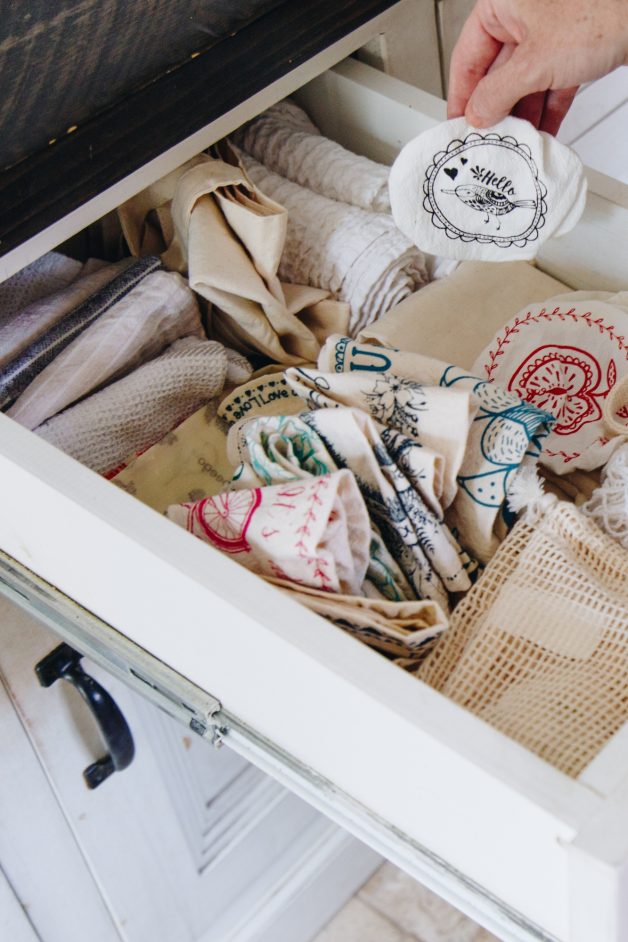 7 Most Effective Reusable Paper Towels & How To Use Them - The Eco Hub